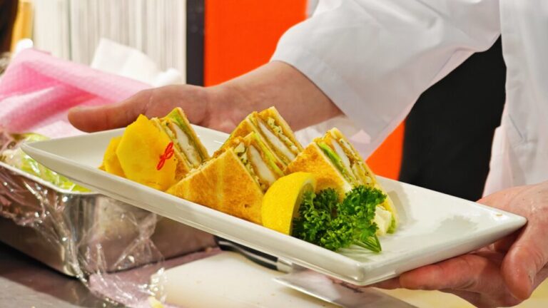 グルメ杵屋、万博でうどん打ち教室開催 復興支援や限定サンドウイッチも展開｜GMX 2nd